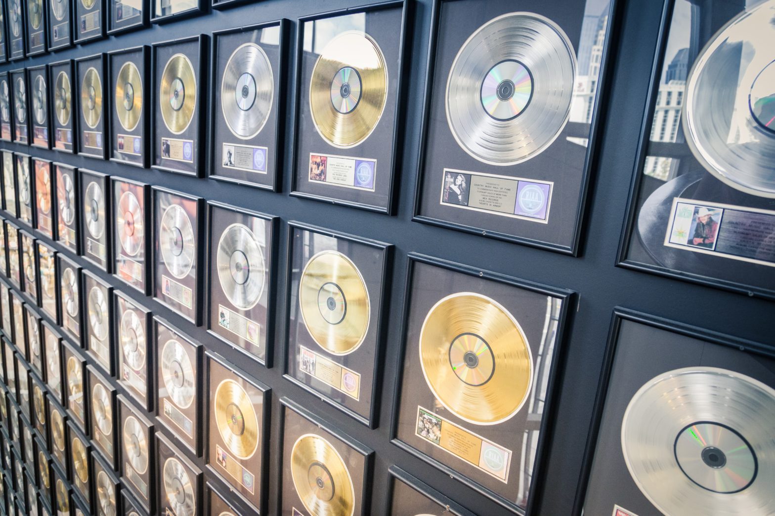 Famous Awards · Dell Awards